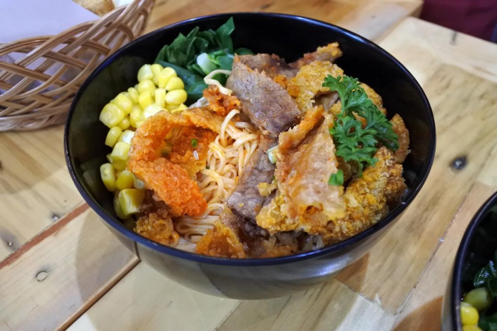 Kenyang dan Puas di Perut Bulat Cafe & Resto